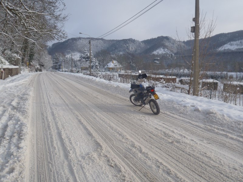 BMW Motorrad Winter Catalog Photoshopped? PUH-LEAZE!!! | Page 2 ...
